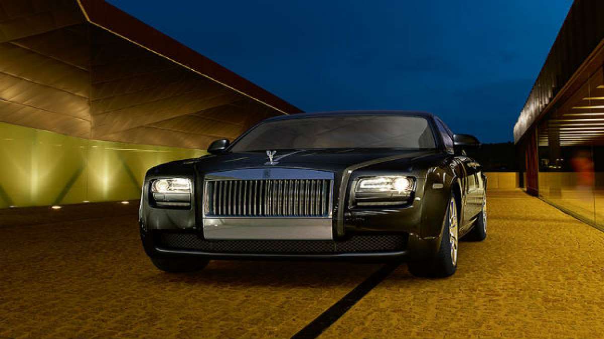 Rolls-Royce officially confirms New Crossover car Model - Tamil DriveSpark