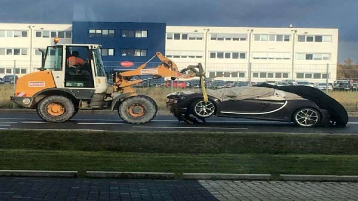 World's Fastest Car Gets Ditched - Tamil DriveSpark