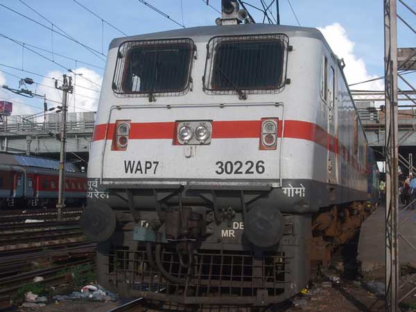 இந்தியாவின் அதிசக்திவாய்ந்த ரயில் எஞ்சின் WAP-7 பற்றிய சுவாரஸ்யத் ...