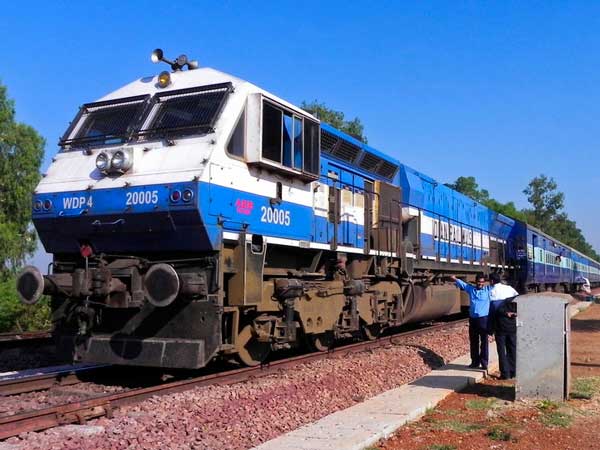 Interesting Facts Of WDP-4 Diesel Locomotive - Tamil DriveSpark