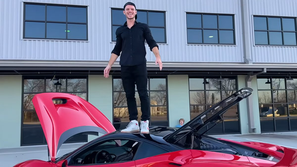 ஃபெராரி கார் லவ்வர்ஸ் தயவு செய்து இந்த வீடியோவ பாக்காதீங்க! Youtuber ...