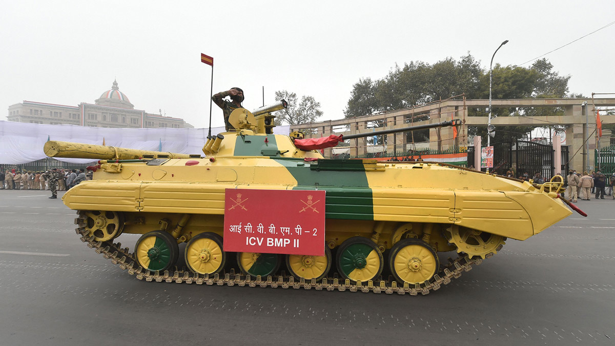 Army Tank Tyre ஏன் வித்தியாசமா இருக்குது தெரியுமா? - Tamil DriveSpark