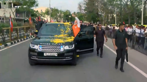 PM Modi Range Rover காரின் விலை இவ்வளவு ஜாஸ்தியா? - Tamil DriveSpark