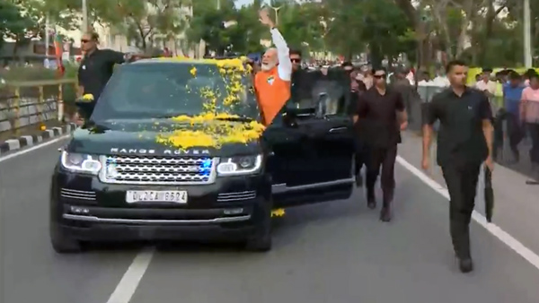 PM Modi Range Rover காரின் விலை இவ்வளவு ஜாஸ்தியா? - Tamil DriveSpark