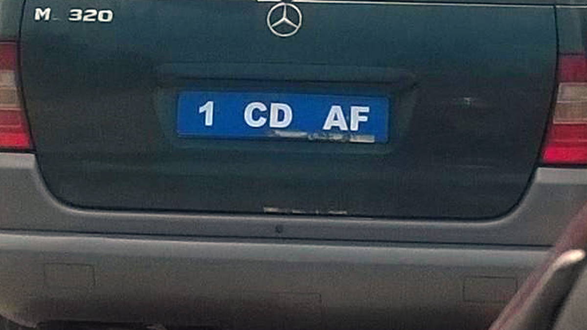 CD Number Plate-ஆ அப்படினா என்ன... இந்தியால இப்படி ஒரு நம்பர் பிளேட் ...