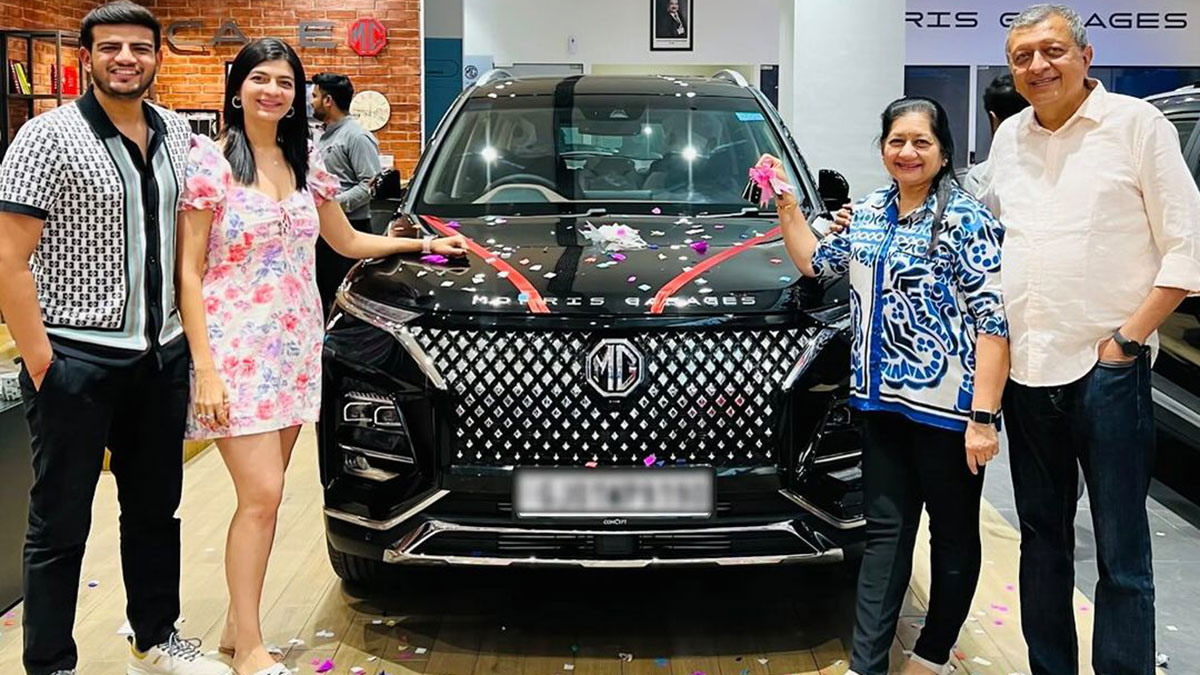 Google Engineer Gifted MG Hector Car To Her Parents : தாய், தந்தைக்கு ...